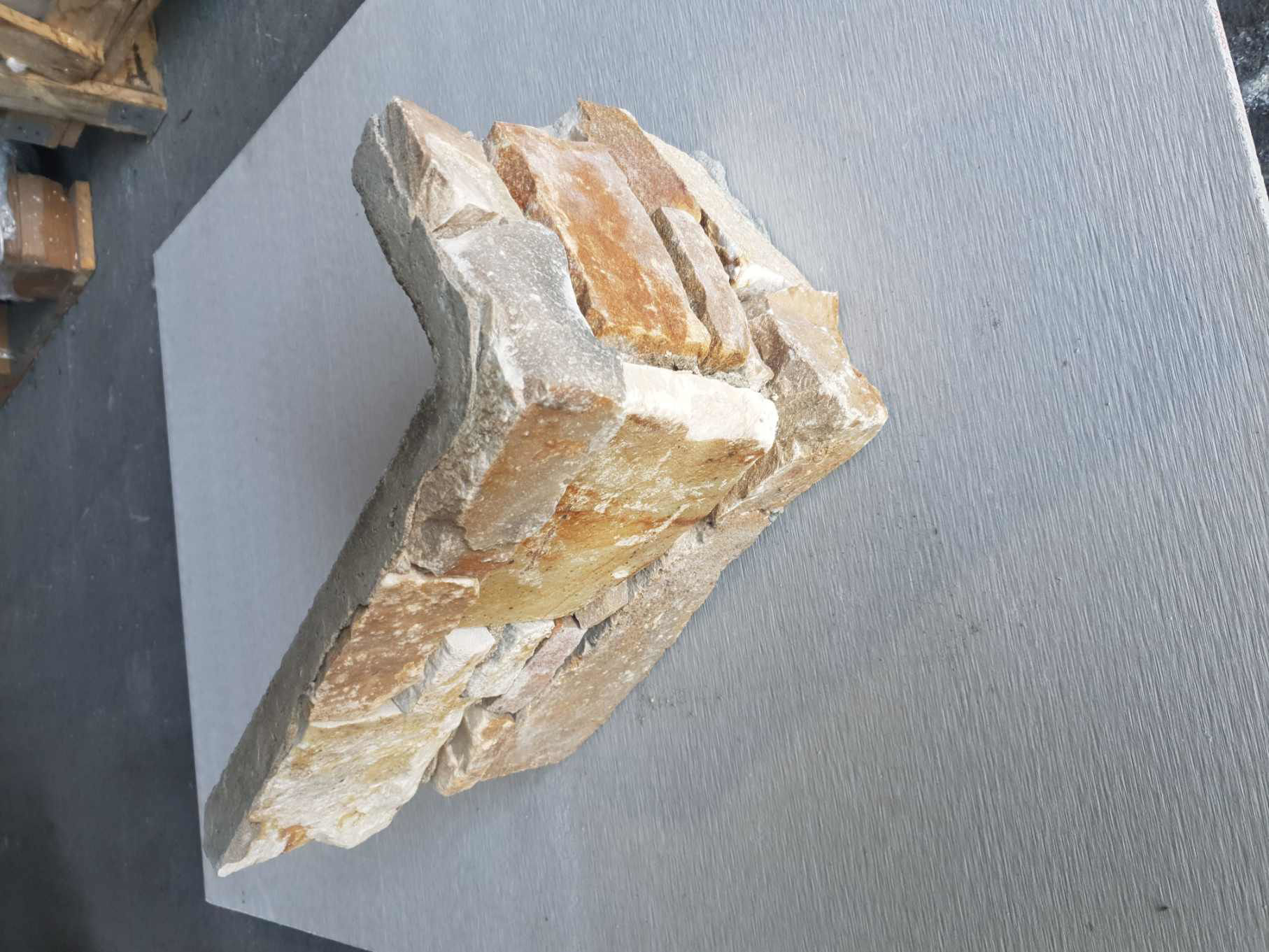 Quartz Z Stone Corners|Kellaway Building Supplies